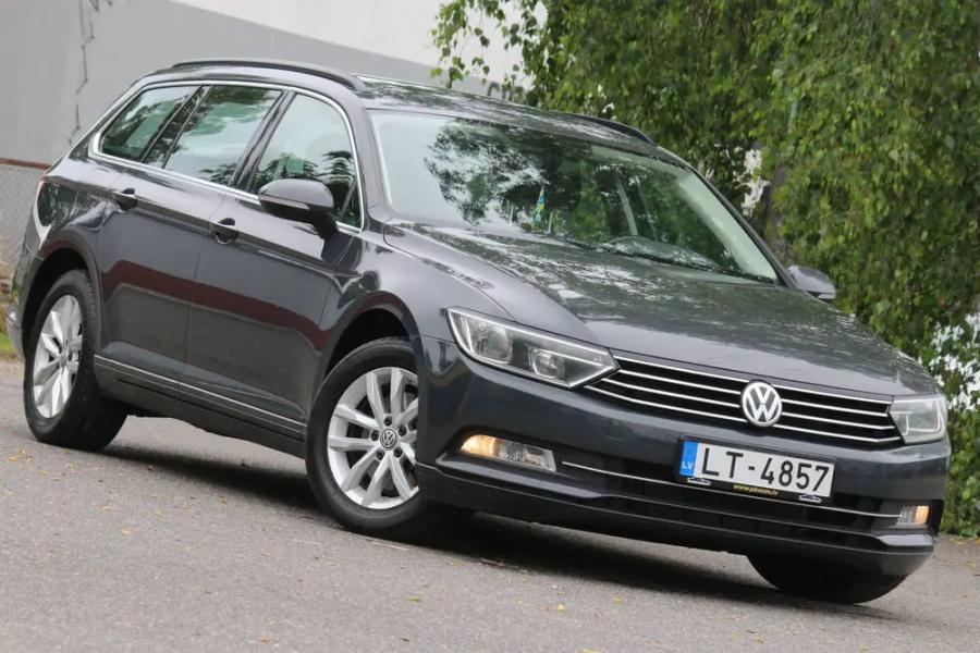 Pelēks Volkswagen Passat B8 2015 Rīga, ar dzinēja tilpumu 2.00 L un nobraukumu 268 tūkst. km par 6990 €, foto 4 vietnē AUTOMOTO.COM.LV
