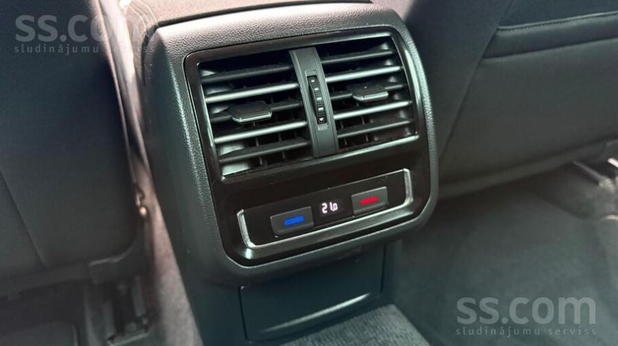 Pelēks Volkswagen Passat B8 2015 Liepāja, ar dzinēja tilpumu 2.00 L un nobraukumu 259 tūkst. km par 8850 €, foto 23 vietnē AUTOMOTO.COM.LV