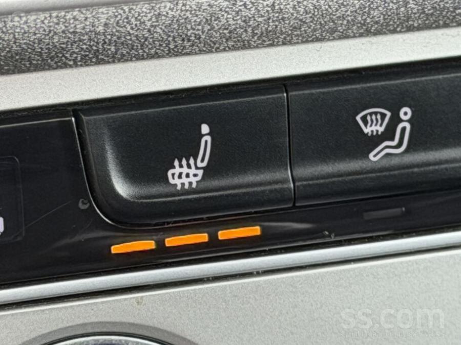 Grey Volkswagen Passat B8 2015 in Cesis, with an engine capacity of 2.00 L and mileage of 0 thousand km for 7950 €, photo 18 on AUTOMOTO.COM.LV