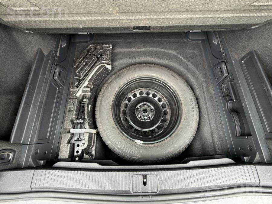 Grey Volkswagen Passat B8 2015 in Cesis, with an engine capacity of 2.00 L and mileage of 0 thousand km for 7950 €, photo 25 on AUTOMOTO.COM.LV