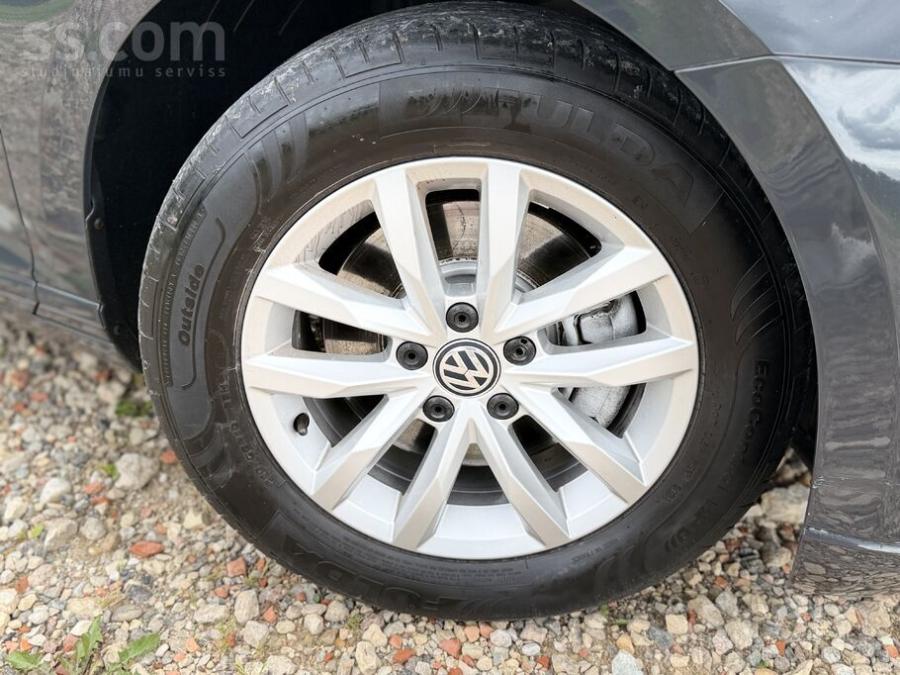 Grey Volkswagen Passat B8 2015 in Cesis, with an engine capacity of 2.00 L and mileage of 0 thousand km for 7950 €, photo 27 on AUTOMOTO.COM.LV