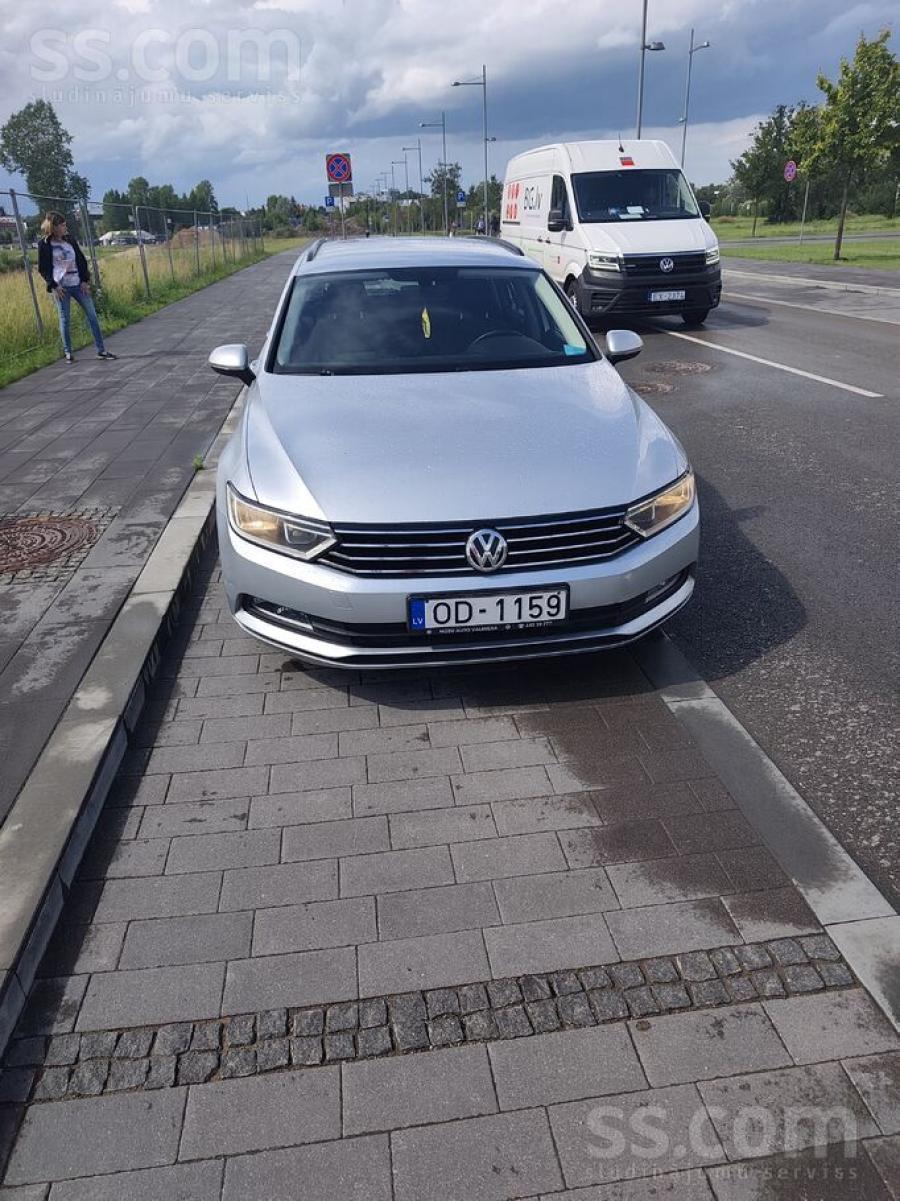 Grey Volkswagen Passat B8 2015 in Riga, with an engine capacity of 1.60 L and mileage of 420 thousand km for 6400 €, photo 3 on AUTOMOTO.COM.LV