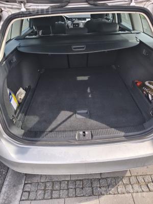 Grey Volkswagen Passat B8 2015 in Riga, with an engine capacity of 1.60 L and mileage of 420 thousand km for 6400 €, photo 6 on AUTOMOTO.COM.LV