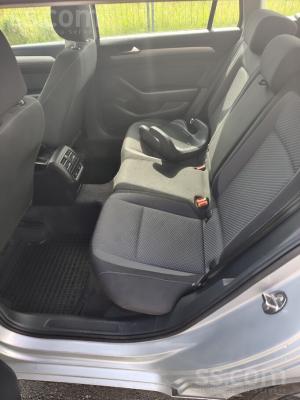 Grey Volkswagen Passat B8 2015 in Riga, with an engine capacity of 1.60 L and mileage of 420 thousand km for 6400 €, photo 8 on AUTOMOTO.COM.LV