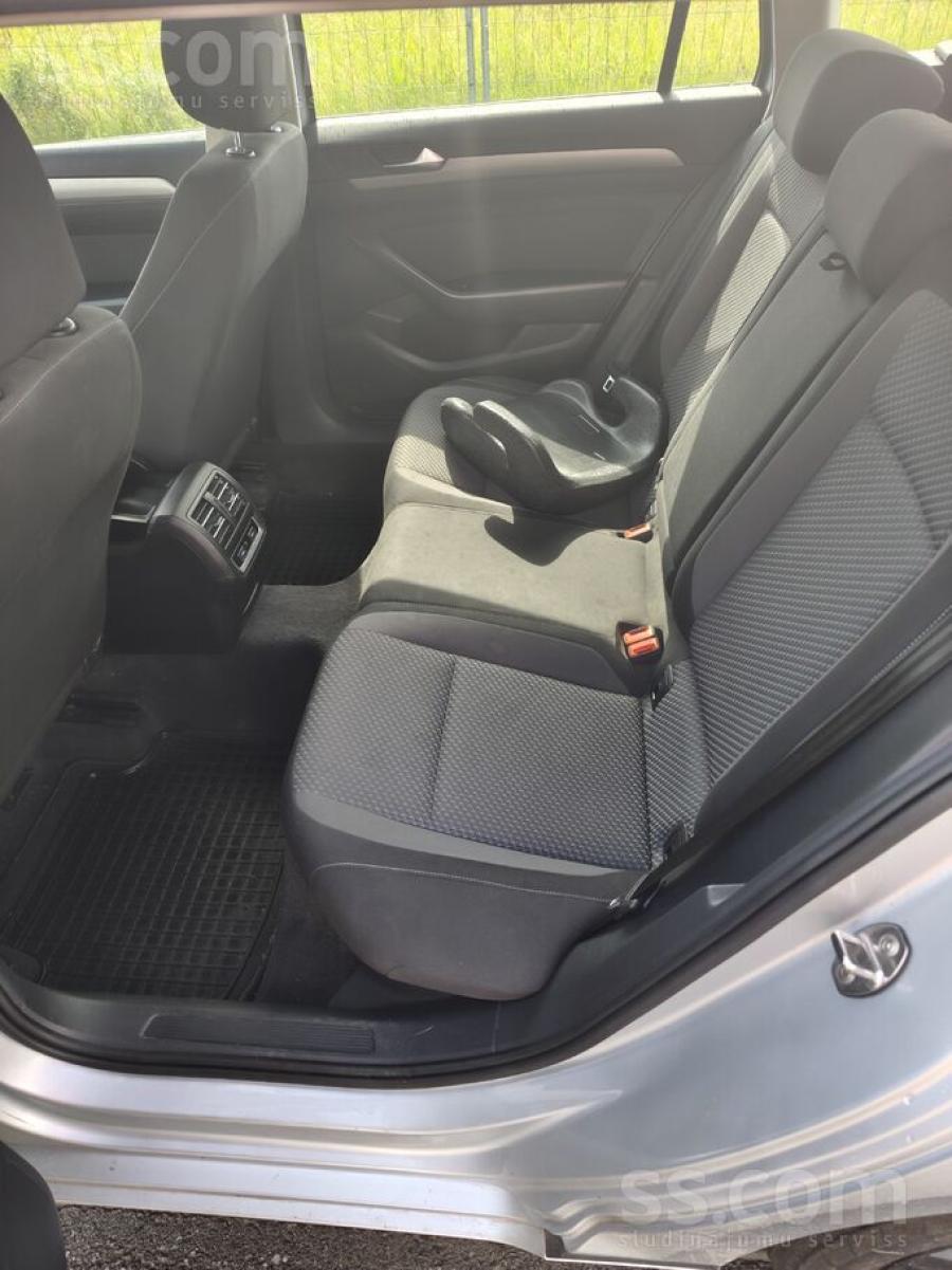 Grey Volkswagen Passat B8 2015 in Riga, with an engine capacity of 1.60 L and mileage of 420 thousand km for 6400 €, photo 8 on AUTOMOTO.COM.LV