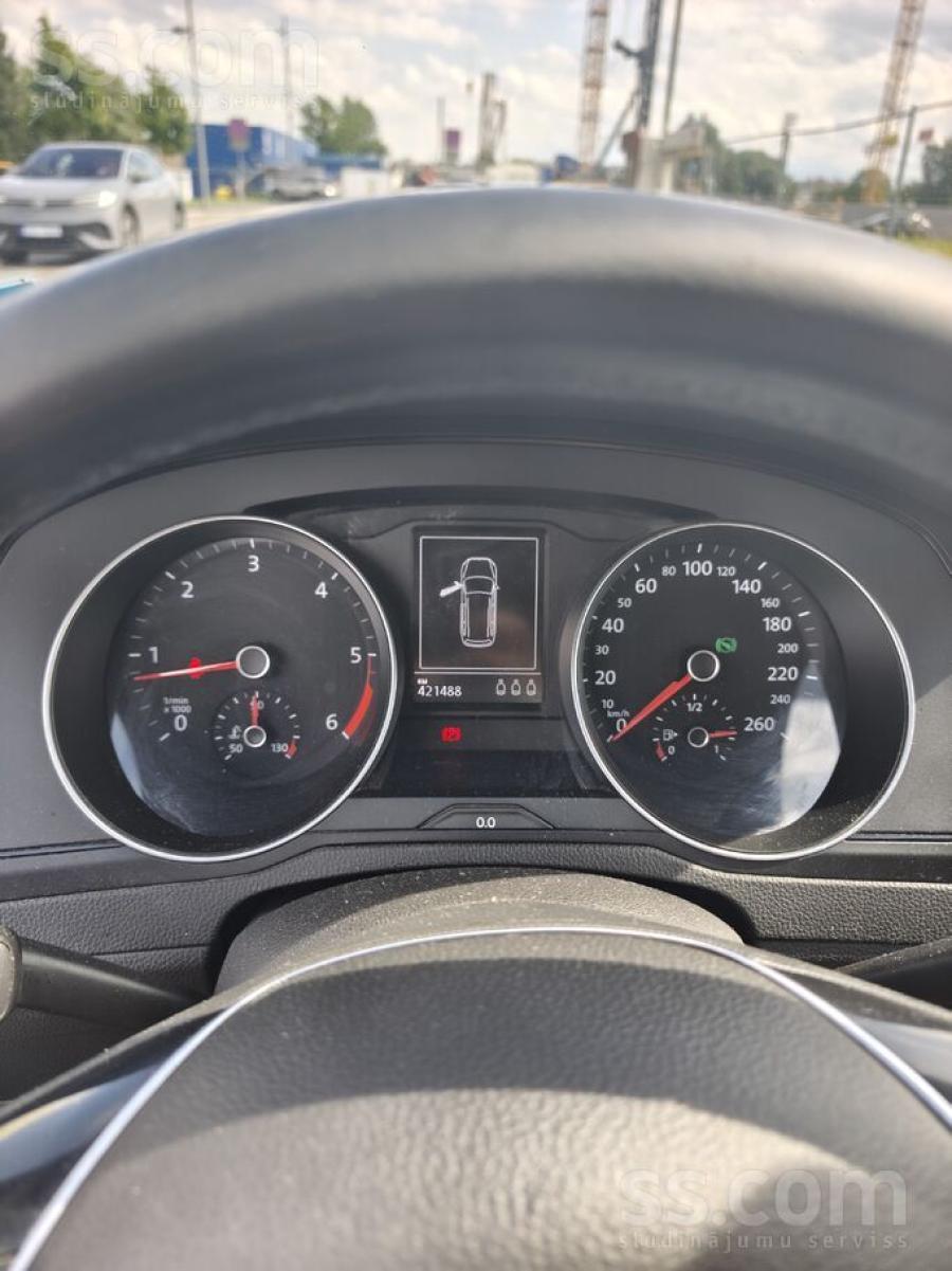 Grey Volkswagen Passat B8 2015 in Riga, with an engine capacity of 1.60 L and mileage of 420 thousand km for 6400 €, photo 9 on AUTOMOTO.COM.LV