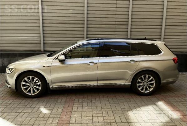 Grey Volkswagen Passat B8 2015 in Jelgava, with an engine capacity of 2.00 L and mileage of 213 thousand km for 11550 €, photo 4 on AUTOMOTO.COM.LV