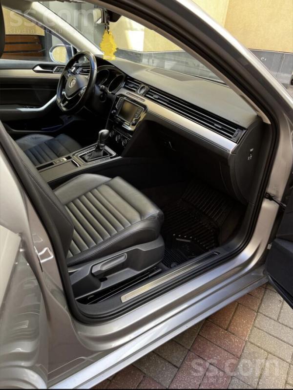 Grey Volkswagen Passat B8 2015 in Jelgava, with an engine capacity of 2.00 L and mileage of 213 thousand km for 11550 €, photo 6 on AUTOMOTO.COM.LV