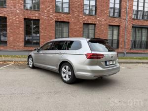 Pelēks Volkswagen Passat B8 2015 Rīga, ar dzinēja tilpumu 2.00 L un nobraukumu 266 tūkst. km par 9200 €, foto 8 vietnē AUTOMOTO.COM.LV