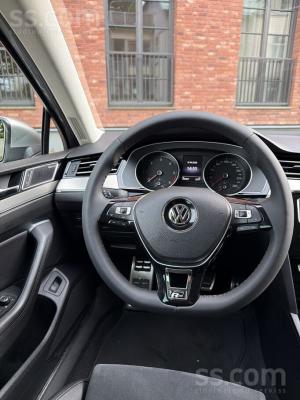 Pelēks Volkswagen Passat B8 2015 Rīga, ar dzinēja tilpumu 2.00 L un nobraukumu 266 tūkst. km par 9200 €, foto 18 vietnē AUTOMOTO.COM.LV