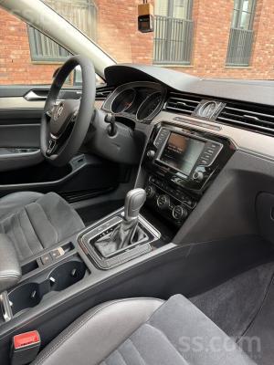 Pelēks Volkswagen Passat B8 2015 Rīga, ar dzinēja tilpumu 2.00 L un nobraukumu 266 tūkst. km par 9200 €, foto 19 vietnē AUTOMOTO.COM.LV
