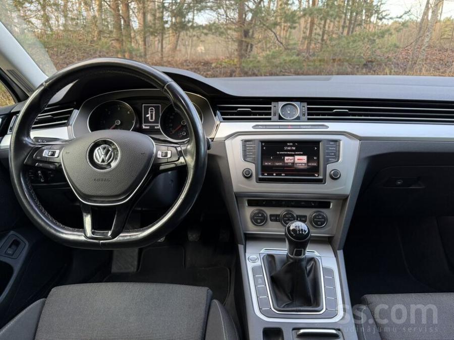Grey Volkswagen Passat B8 2016 in Tukums, with an engine capacity of 2.00 L and mileage of 291 thousand km for 7250 €, photo 11 on AUTOMOTO.COM.LV