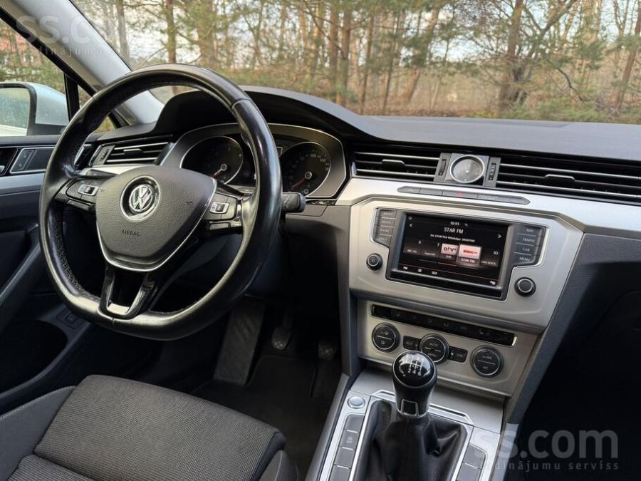 Grey Volkswagen Passat B8 2016 in Tukums, with an engine capacity of 2.00 L and mileage of 291 thousand km for 7250 €, photo 12 on AUTOMOTO.COM.LV