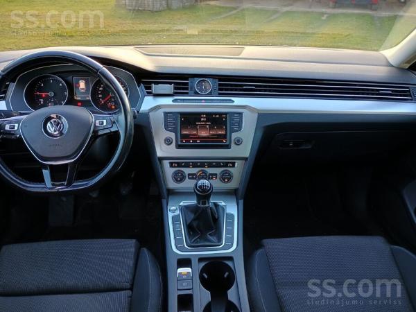 Pelēks Volkswagen Passat B8 2016 Rīga, ar dzinēja tilpumu 2.00 L un nobraukumu 317 tūkst. km par 8400 €, foto 6 vietnē AUTOMOTO.COM.LV