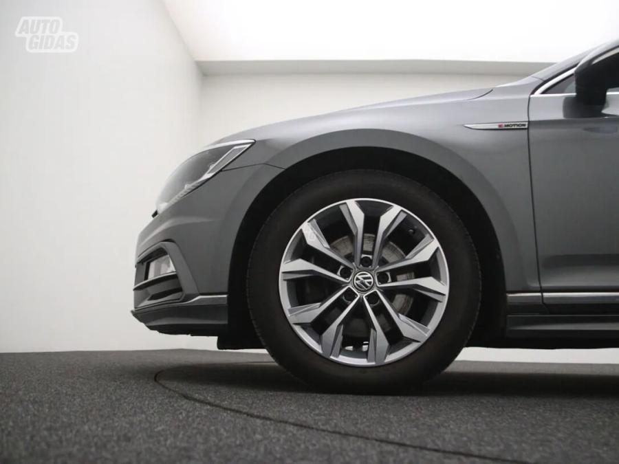 Pelēks Volkswagen Passat B8 2016 Viļņa, ar dzinēja tilpumu 2.00 L un nobraukumu 203 tūkst. km par 14199 €, foto 28 vietnē AUTOMOTO.COM.LV