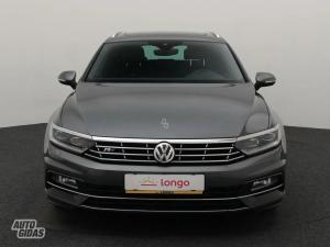 Grey Volkswagen Passat B8 2016 in Vilnius, with an engine capacity of 2.00 L and mileage of 203 thousand km for 14199 €, photo 3 on AUTOMOTO.COM.LV
