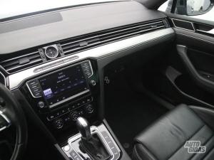 Grey Volkswagen Passat B8 2016 in Vilnius, with an engine capacity of 2.00 L and mileage of 203 thousand km for 14199 €, photo 21 on AUTOMOTO.COM.LV