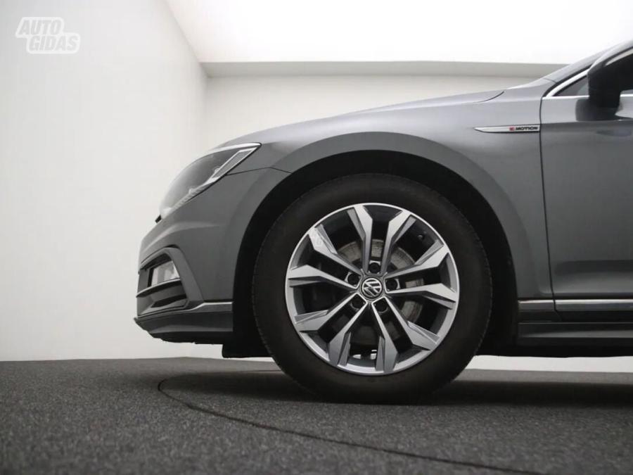 Grey Volkswagen Passat B8 2016 in Vilnius, with an engine capacity of 2.00 L and mileage of 203 thousand km for 14199 €, photo 28 on AUTOMOTO.COM.LV