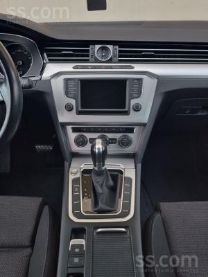 Pelēks Volkswagen Passat B8 2016 Ogre, ar dzinēja tilpumu 2.00 L un nobraukumu 238 tūkst. km par 9450 €, foto 15 vietnē AUTOMOTO.COM.LV