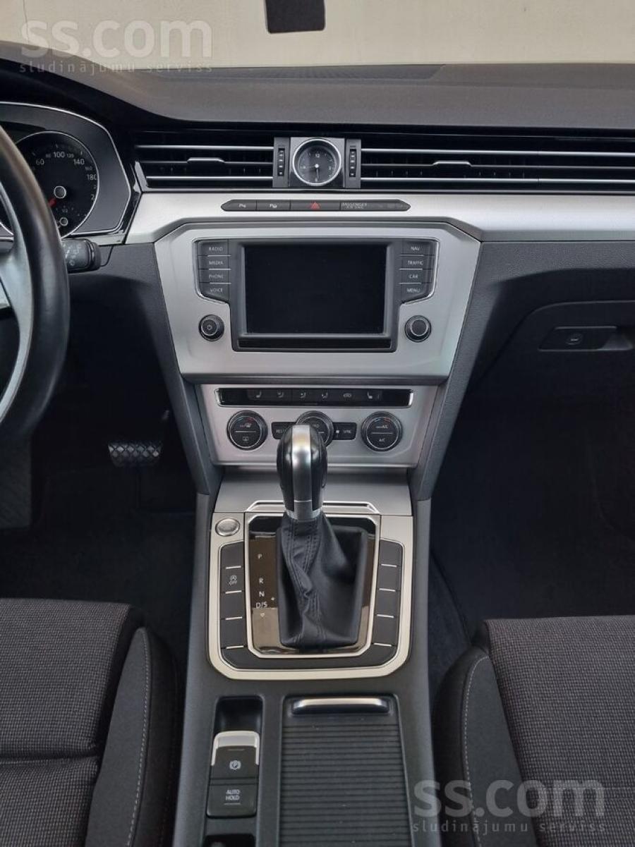 Pelēks Volkswagen Passat B8 2016 Ogre, ar dzinēja tilpumu 2.00 L un nobraukumu 238 tūkst. km par 9450 €, foto 15 vietnē AUTOMOTO.COM.LV