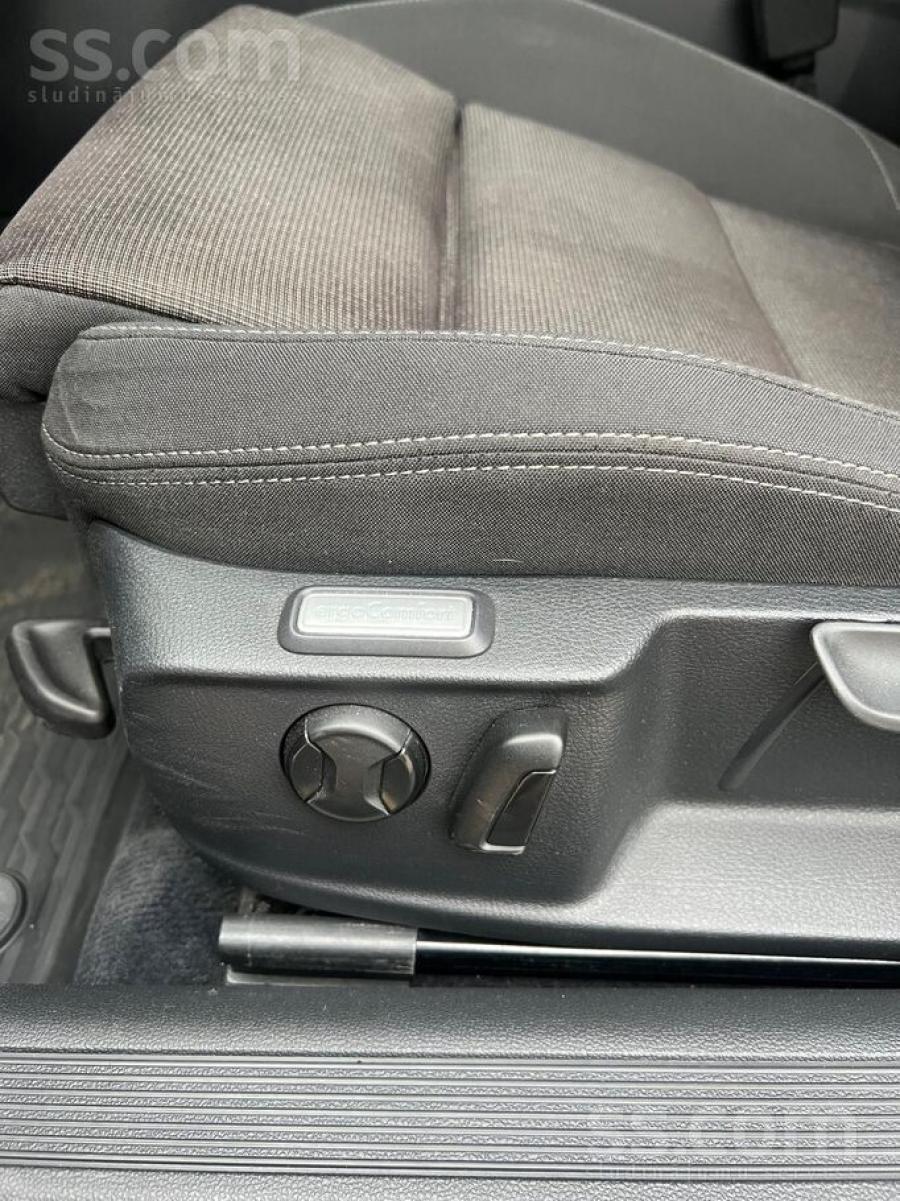 Pelēks Volkswagen Passat B8 2016 Rīga, ar dzinēja tilpumu 2.00 L un nobraukumu 323 tūkst. km par 8000 €, foto 10 vietnē AUTOMOTO.COM.LV