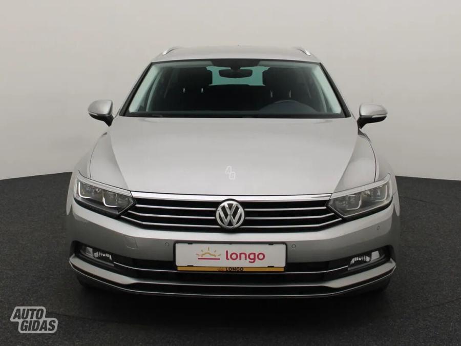 Grey Volkswagen Passat B8 2016 in Vilnius, with an engine capacity of 1.60 L and mileage of 138 thousand km for 11999 €, photo 4 on AUTOMOTO.COM.LV