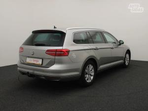 Grey Volkswagen Passat B8 2016 in Vilnius, with an engine capacity of 1.60 L and mileage of 138 thousand km for 11999 €, photo 9 on AUTOMOTO.COM.LV