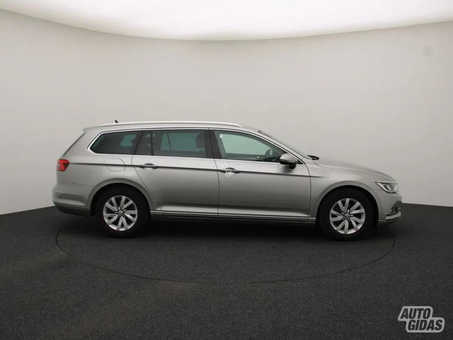 Grey Volkswagen Passat B8 2016 in Vilnius, with an engine capacity of 1.60 L and mileage of 138 thousand km for 11999 €, photo 10 on AUTOMOTO.COM.LV