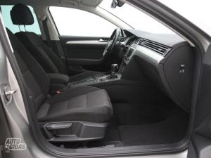Grey Volkswagen Passat B8 2016 in Vilnius, with an engine capacity of 1.60 L and mileage of 138 thousand km for 11999 €, photo 15 on AUTOMOTO.COM.LV