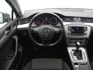 Grey Volkswagen Passat B8 2016 in Vilnius, with an engine capacity of 1.60 L and mileage of 138 thousand km for 11999 €, photo 18 on AUTOMOTO.COM.LV