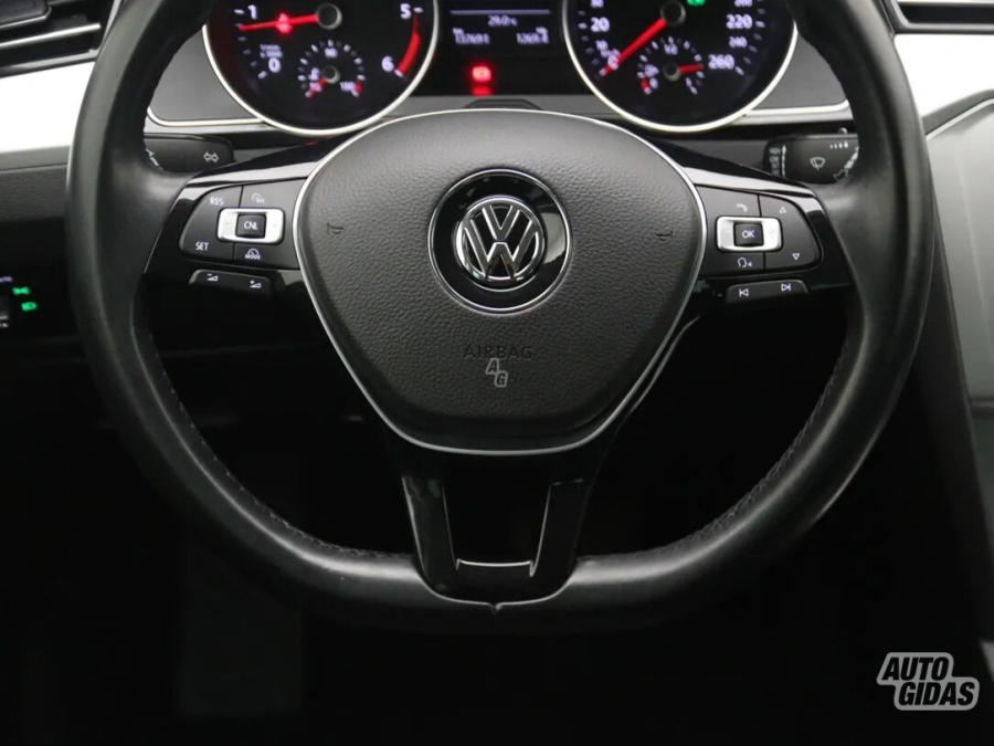 Grey Volkswagen Passat B8 2016 in Vilnius, with an engine capacity of 1.60 L and mileage of 138 thousand km for 11999 €, photo 19 on AUTOMOTO.COM.LV