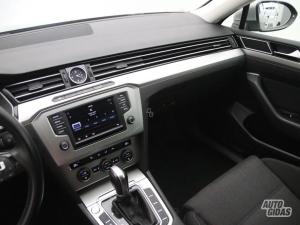 Grey Volkswagen Passat B8 2016 in Vilnius, with an engine capacity of 1.60 L and mileage of 138 thousand km for 11999 €, photo 22 on AUTOMOTO.COM.LV