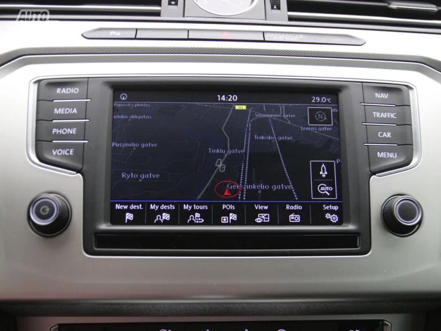 Grey Volkswagen Passat B8 2016 in Vilnius, with an engine capacity of 1.60 L and mileage of 138 thousand km for 11999 €, photo 25 on AUTOMOTO.COM.LV
