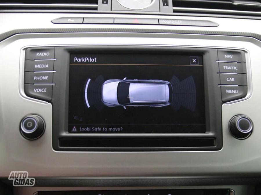 Grey Volkswagen Passat B8 2016 in Vilnius, with an engine capacity of 1.60 L and mileage of 138 thousand km for 11999 €, photo 26 on AUTOMOTO.COM.LV