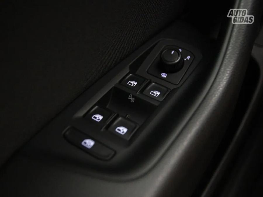 Grey Volkswagen Passat B8 2016 in Vilnius, with an engine capacity of 1.60 L and mileage of 138 thousand km for 11999 €, photo 27 on AUTOMOTO.COM.LV