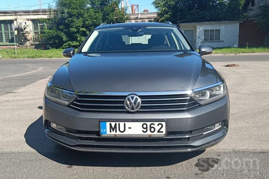 Grey Volkswagen Passat B8 2016 in Riga, with an engine capacity of 2.00 L and mileage of 246 thousand km for 10350 €, photo 1 on AUTOMOTO.COM.LV