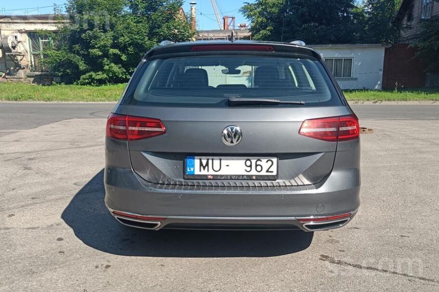 Grey Volkswagen Passat B8 2016 in Riga, with an engine capacity of 2.00 L and mileage of 246 thousand km for 10350 €, photo 4 on AUTOMOTO.COM.LV
