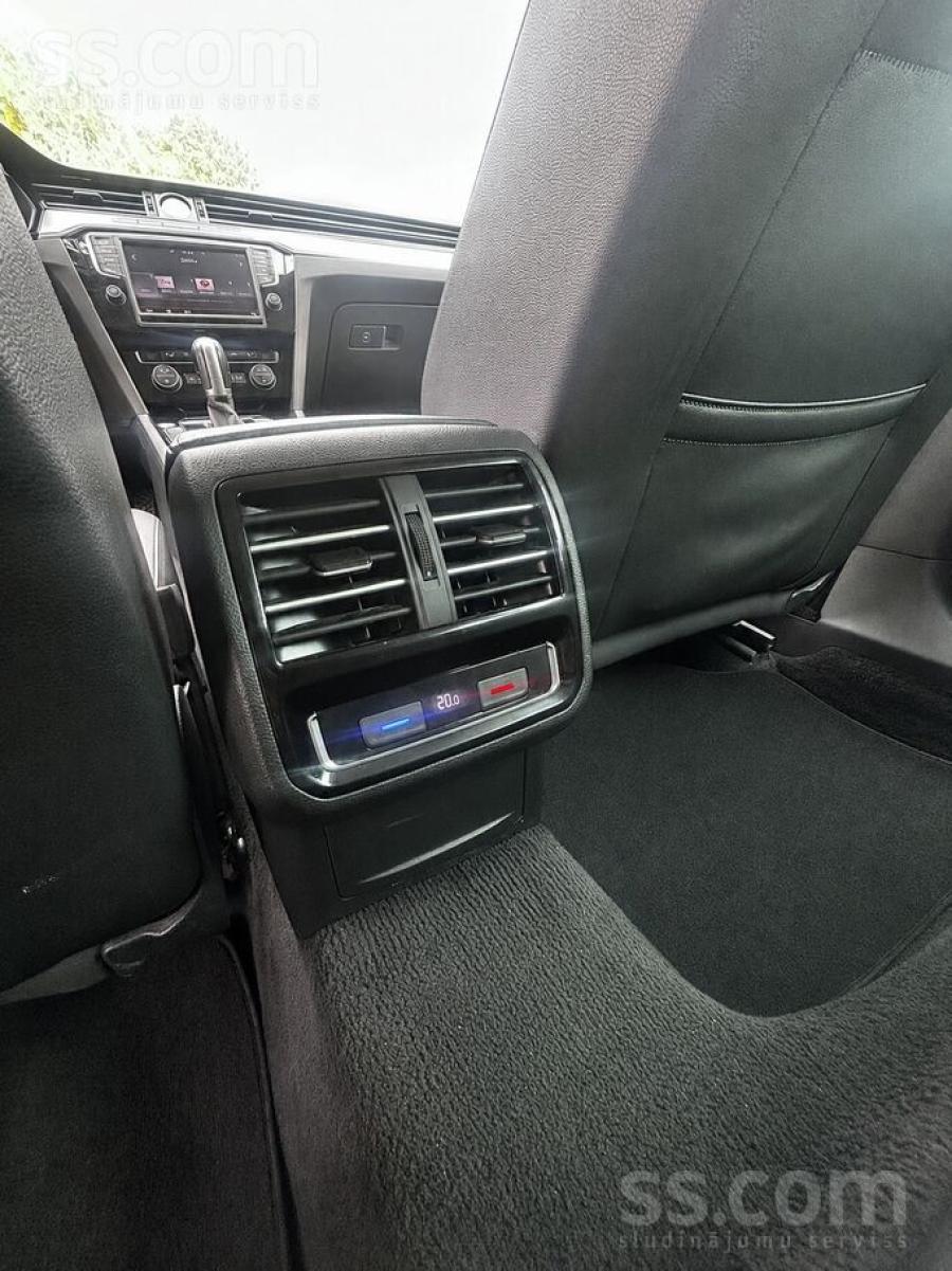 Pelēks Volkswagen Passat B8 2016 Daugavpils, ar dzinēja tilpumu 2.00 L un nobraukumu 278 tūkst. km par 11500 €, foto 16 vietnē AUTOMOTO.COM.LV