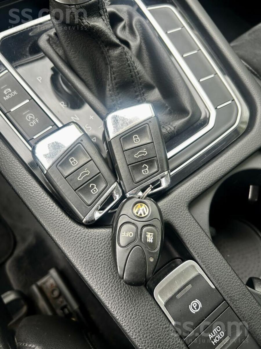 Pelēks Volkswagen Passat B8 2016 Daugavpils, ar dzinēja tilpumu 2.00 L un nobraukumu 278 tūkst. km par 11500 €, foto 21 vietnē AUTOMOTO.COM.LV