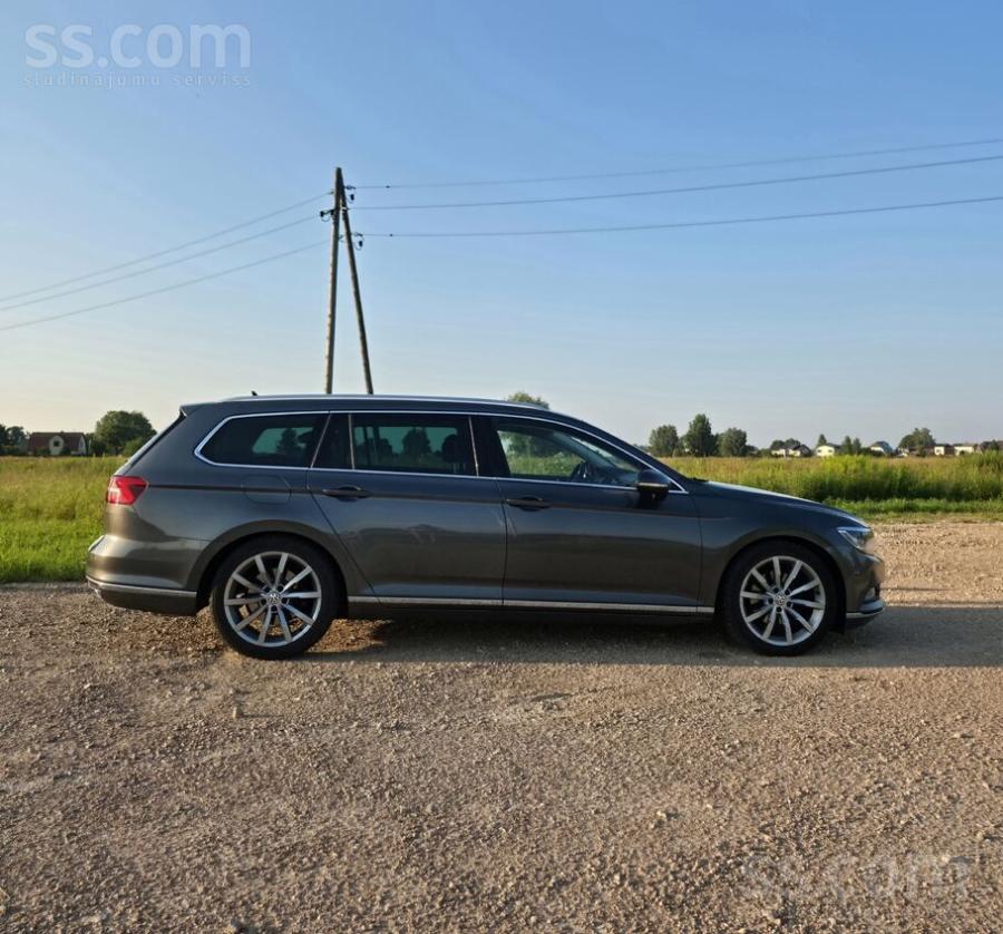 Grey Volkswagen Passat B8 2016 in Riga, with an engine capacity of 2.00 L and mileage of 255 thousand km for 13000 €, photo 4 on AUTOMOTO.COM.LV