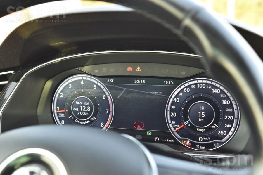 Grey Volkswagen Passat B8 2016 in Riga, with an engine capacity of 2.00 L and mileage of 255 thousand km for 13000 €, photo 8 on AUTOMOTO.COM.LV