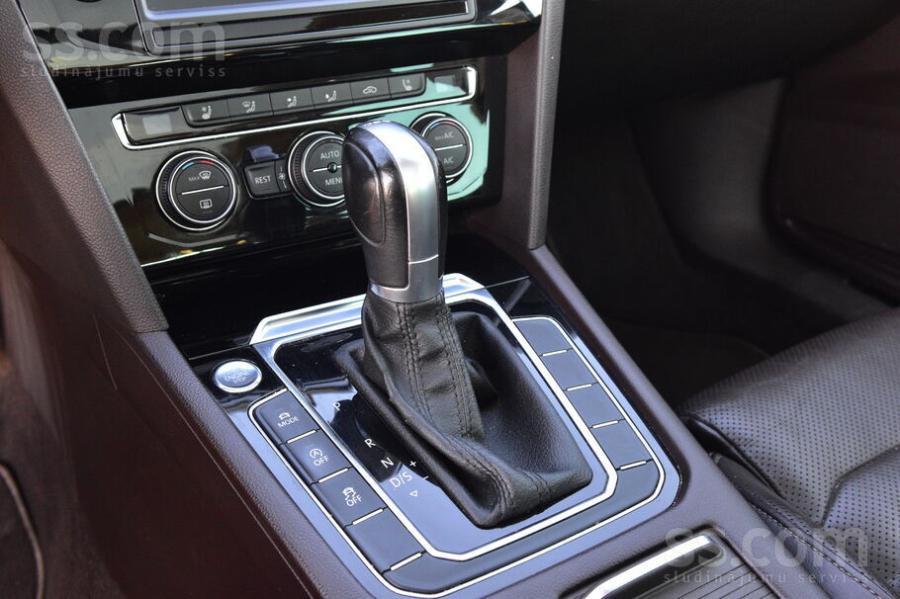 Grey Volkswagen Passat B8 2016 in Riga, with an engine capacity of 2.00 L and mileage of 255 thousand km for 13000 €, photo 9 on AUTOMOTO.COM.LV