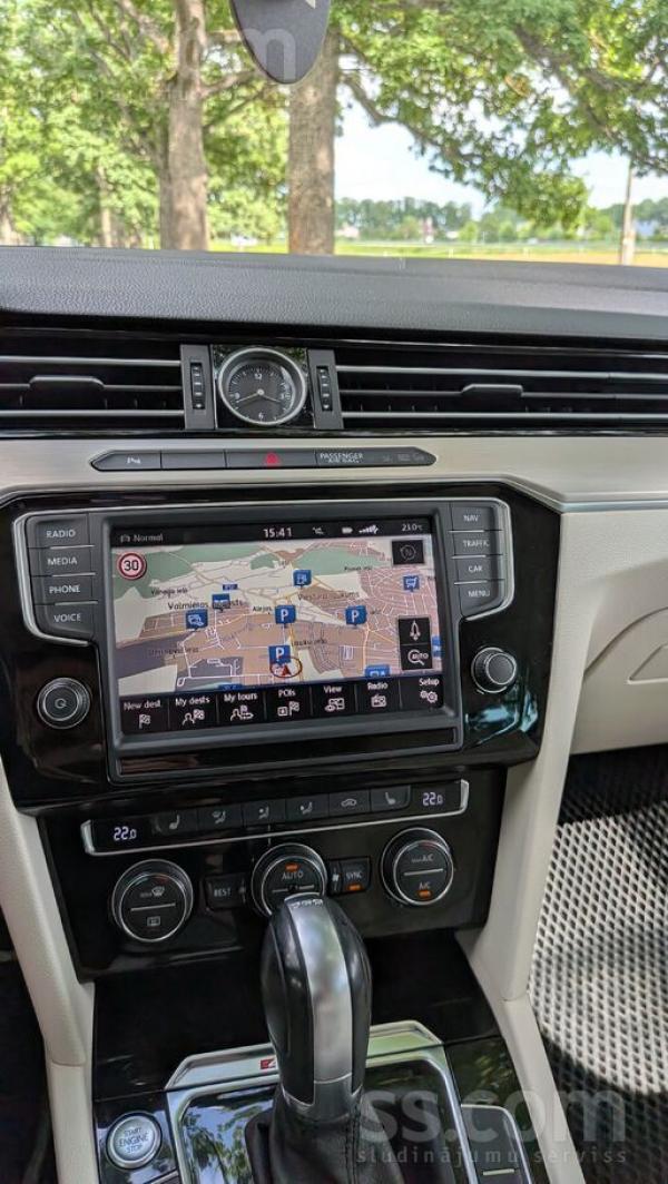 Pelēks Volkswagen Passat B8 2016 Valmiera, ar dzinēja tilpumu 2.00 L un nobraukumu 257 tūkst. km par 11000 €, foto 7 vietnē AUTOMOTO.COM.LV