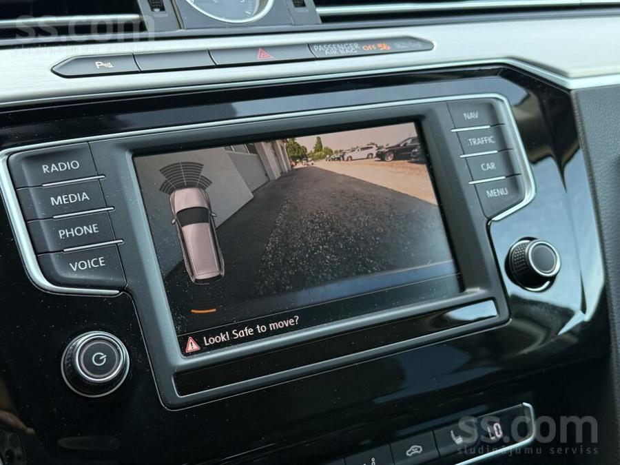 Pelēks Volkswagen Passat B8 2016 Tukums, ar dzinēja tilpumu 2.00 L un nobraukumu 240 tūkst. km par 9499 €, foto 16 vietnē AUTOMOTO.COM.LV