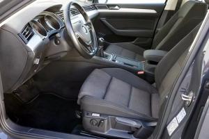 Pelēks Volkswagen Passat B8 2016 Rīga, ar dzinēja tilpumu 2.00 L un nobraukumu 233 tūkst. km par 7800 €, foto 14 vietnē AUTOMOTO.COM.LV