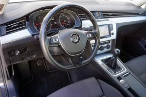 Pelēks Volkswagen Passat B8 2016 Rīga, ar dzinēja tilpumu 2.00 L un nobraukumu 233 tūkst. km par 7800 €, foto 15 vietnē AUTOMOTO.COM.LV