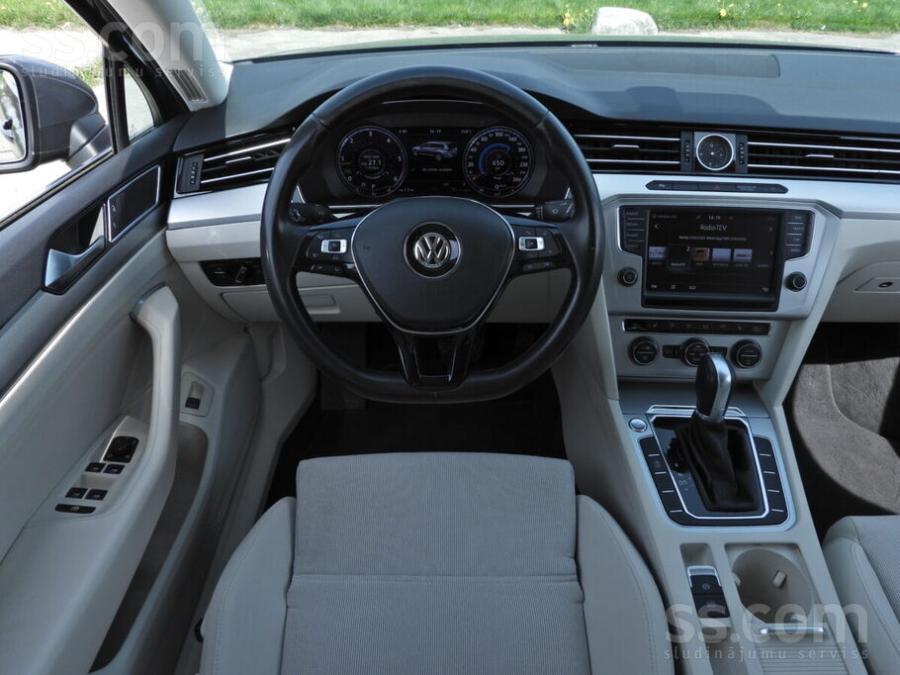 Pelēks Volkswagen Passat B8 2016 Rīga, ar dzinēja tilpumu 1.60 L un nobraukumu 323 tūkst. km par 10700 €, foto 12 vietnē AUTOMOTO.COM.LV