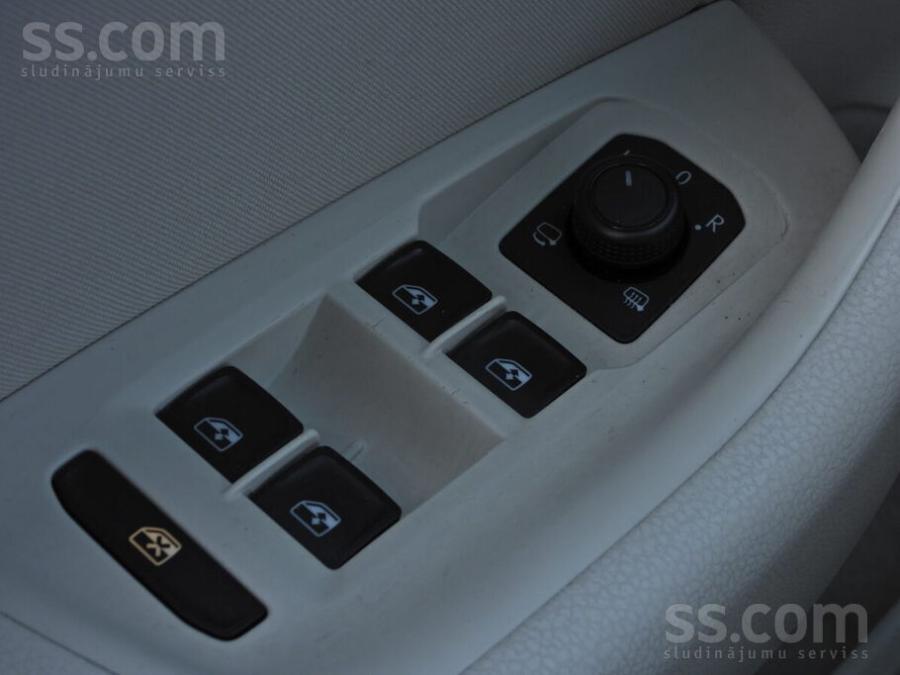 Pelēks Volkswagen Passat B8 2016 Rīga, ar dzinēja tilpumu 1.60 L un nobraukumu 323 tūkst. km par 10700 €, foto 29 vietnē AUTOMOTO.COM.LV