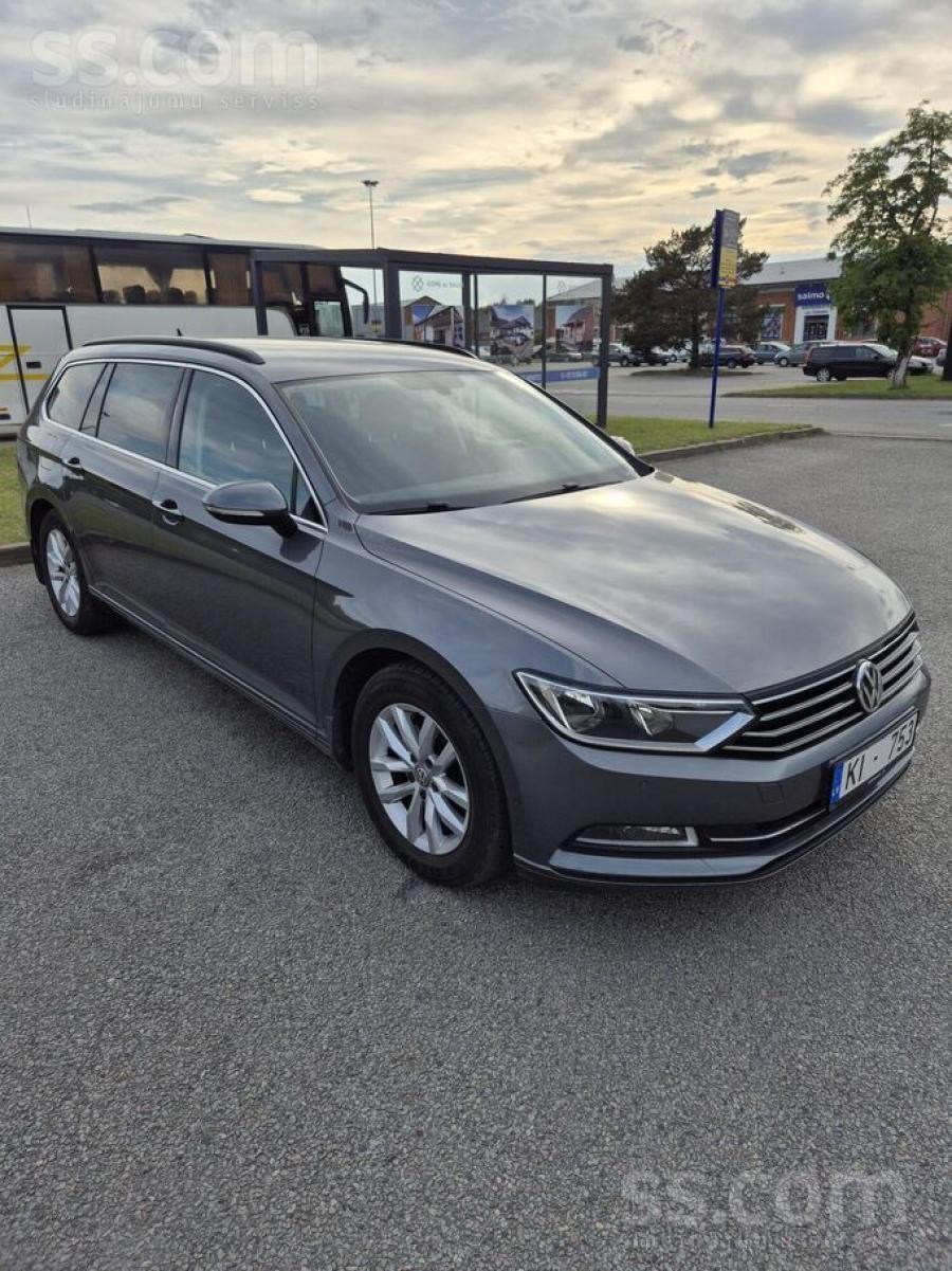 Grey Volkswagen Passat B8 2016 in Riga, with an engine capacity of 2.00 L and mileage of 161 thousand km for 9500 €, photo 3 on AUTOMOTO.COM.LV