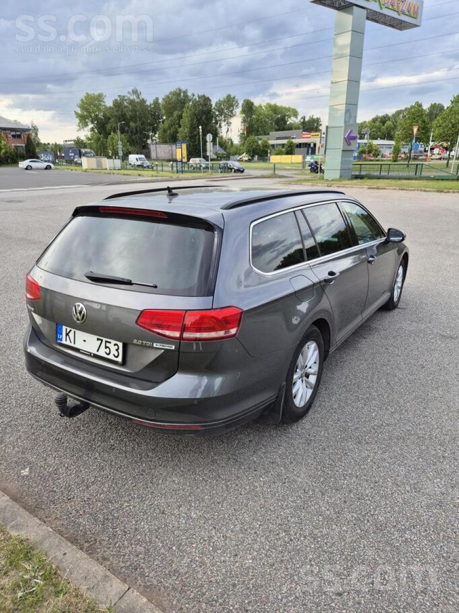 Grey Volkswagen Passat B8 2016 in Riga, with an engine capacity of 2.00 L and mileage of 161 thousand km for 9500 €, photo 5 on AUTOMOTO.COM.LV